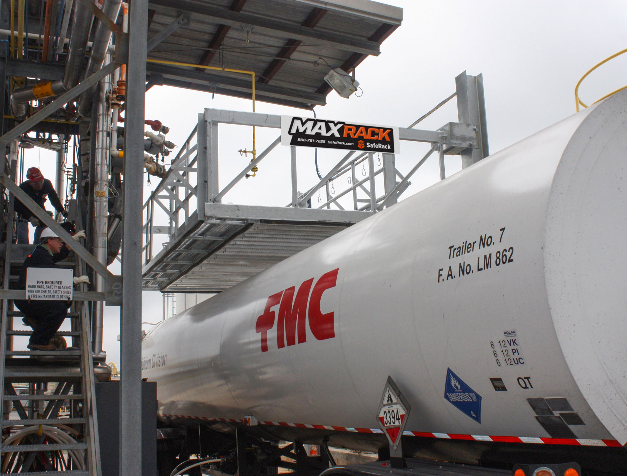 MaxRack Elevating Safety Cage At Truck Loading Platform - SafeRack